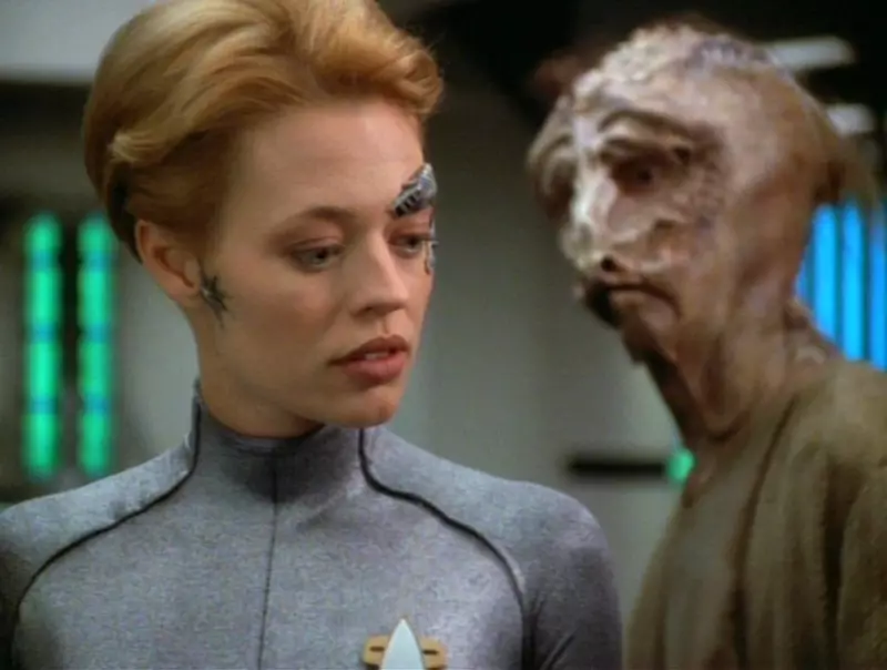 چولپان Trek: Voyager Rewatch: «شەرەپ كۈنى» 3017_3