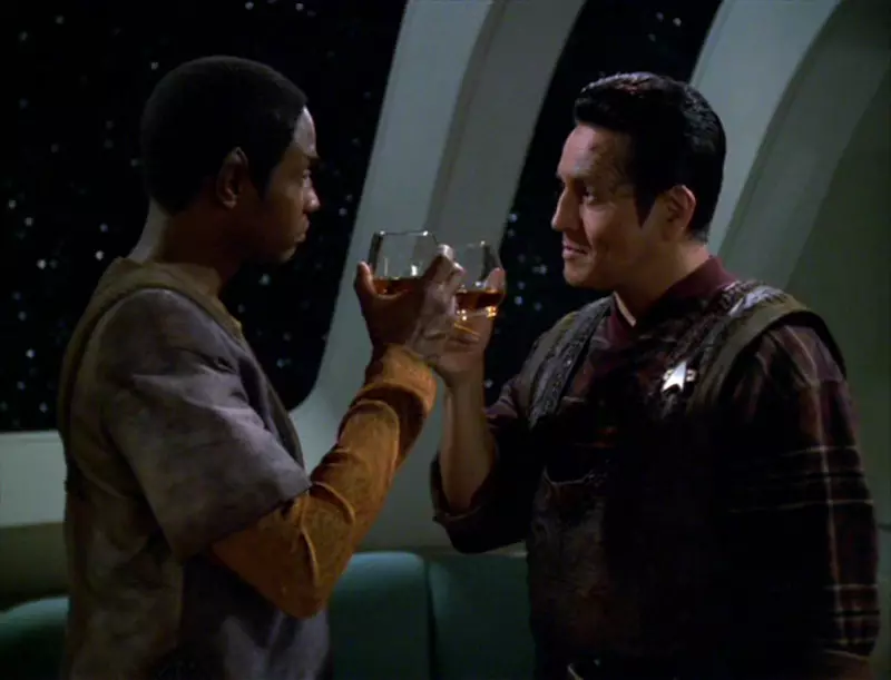 Star Trek: Voyager qayta tomoshasi: "Qatag'on"
