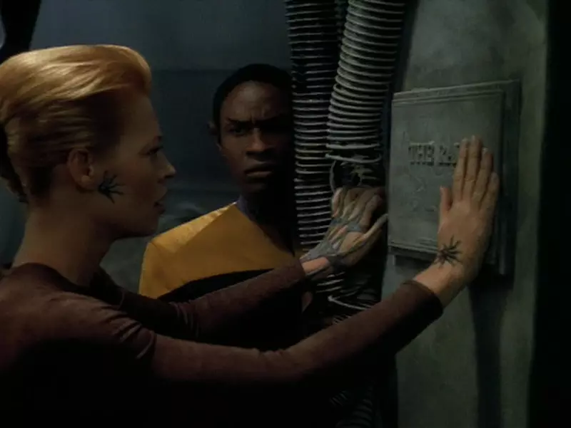 Star Trek: Voyager Rewatch: “The Raven” 3026_4