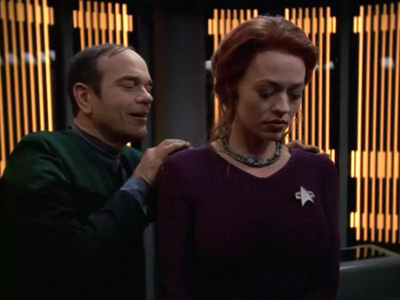 Star Trek: Voyager Yenidən Baxış: “Müəllif, Müəllif” 3028_2