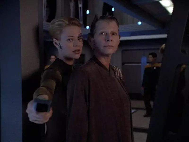 Star Trek: Voyager Rewatch: “Ọna Imọ-jinlẹ” 3029_2