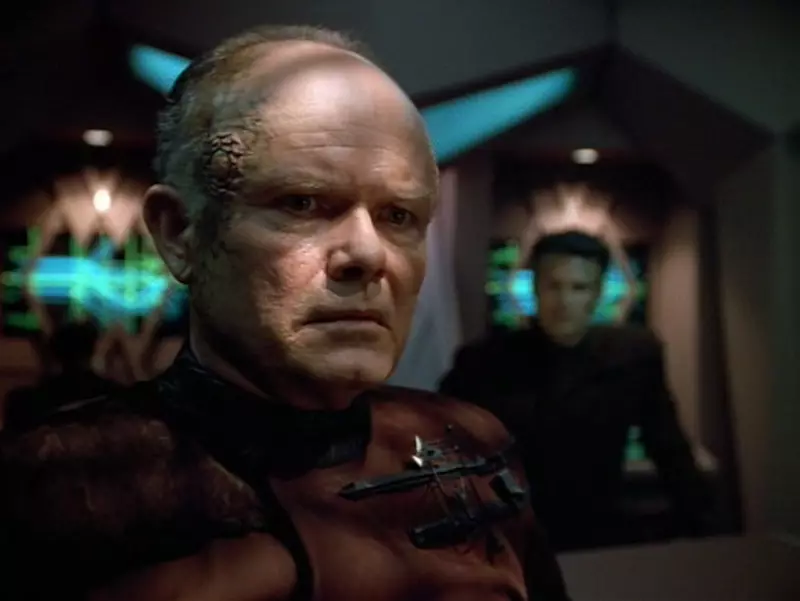 Star Trek: Voyager Rewatch: “Cehennem Yılı, Bölüm I” 3033_1