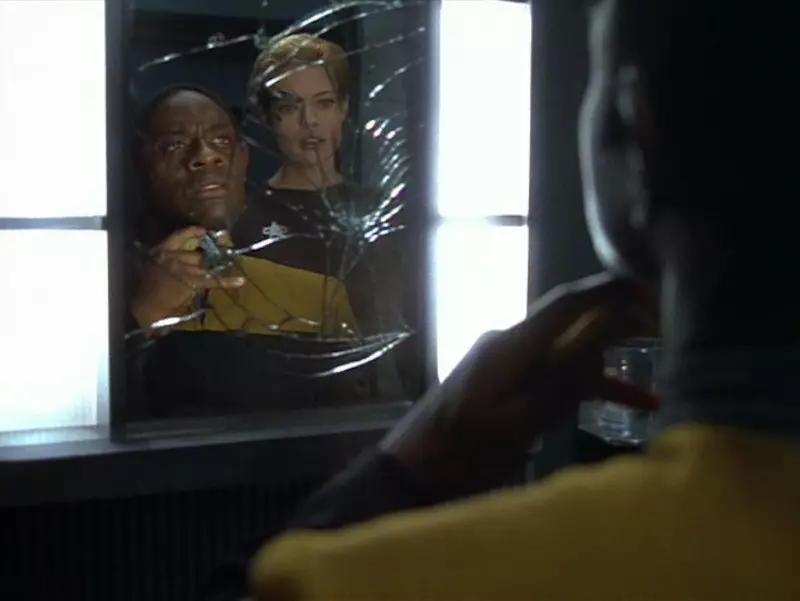 Star Trek: Voyager Rewatch: “Cehennem Yılı, Bölüm I” 3033_5