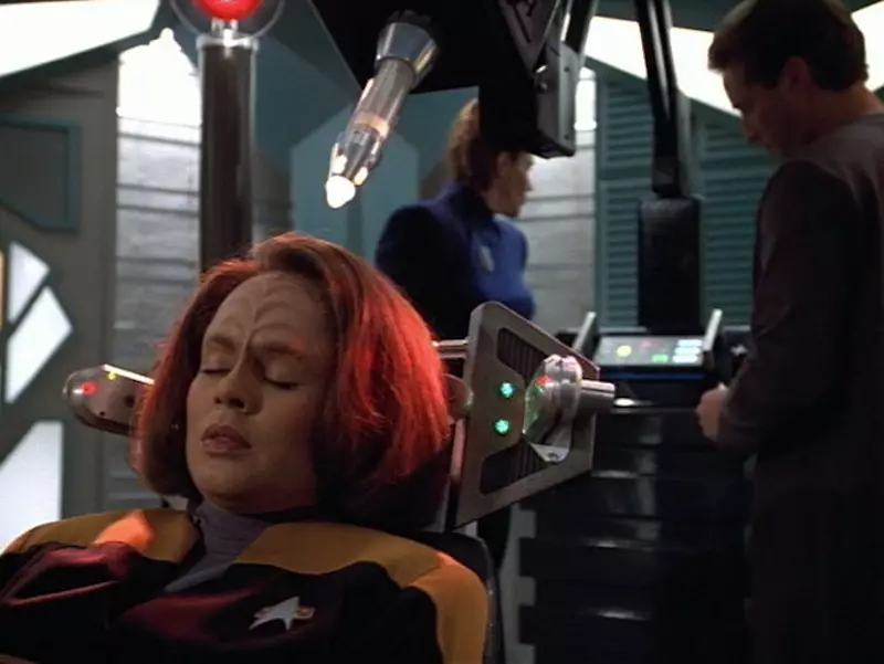 Star Trek: Voyager qayta ko'rish: "Tasodifiy fikrlar"