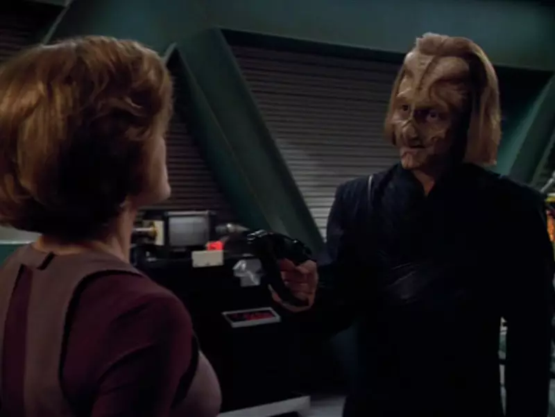 „Star Trek“: „Voyager Rewatch“: „Dėl skrydžio“ 3042_1