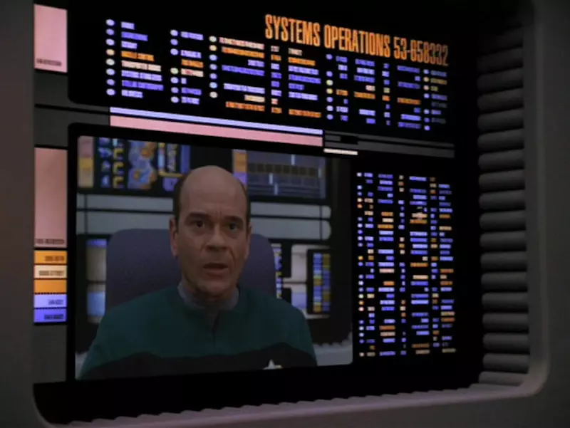 „Star Trek“: „Voyager Rewatch“: „Dėl skrydžio“ 3042_2