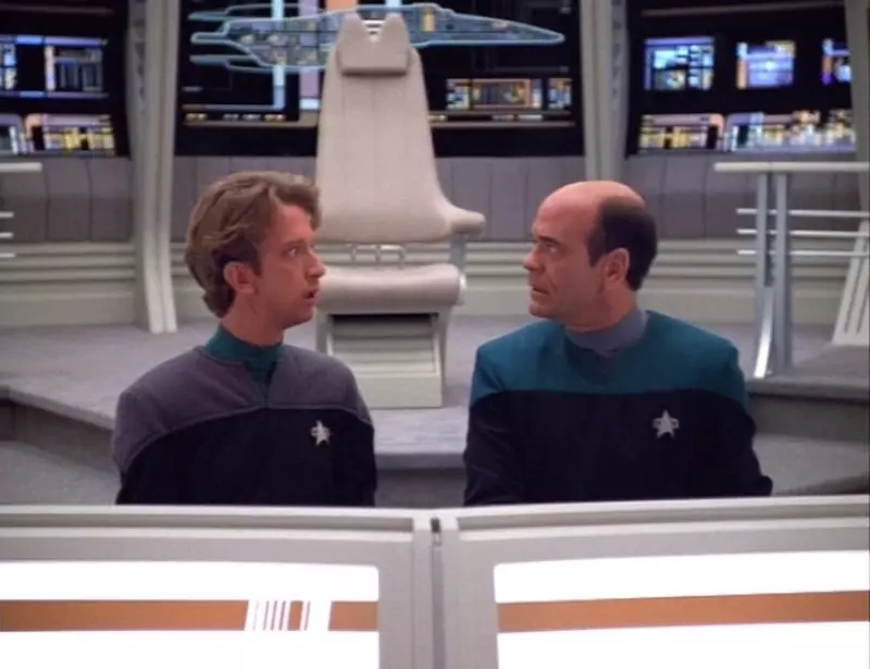 Star Trek: Voyager Rewatch: "Sõnum pudelis"