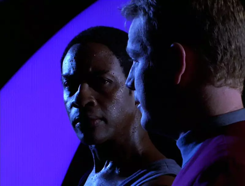 „Star Trek“: „Voyager Rewatch“: „Kūnas ir siela“ 3055_1