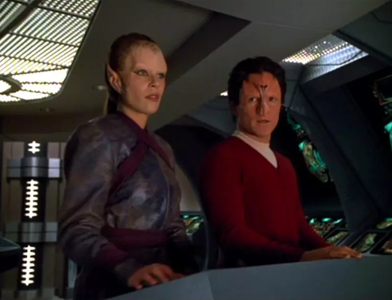 Inyenyeri Trek: Voyager Rewatch: “Vis à Vis” 3069_3