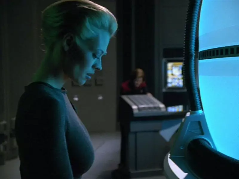 چولپان Trek: Voyager Rewatch: «Omega كۆرسەتمىسى» 3072_2