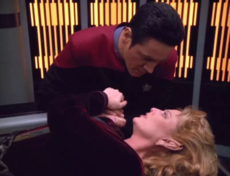Star Trek: Voyager Yeniden İzleme: “Unutulmaz” 3077_1