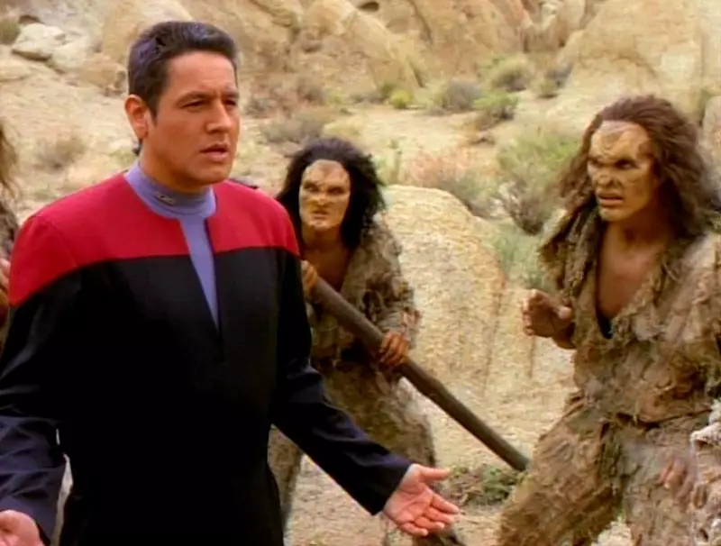 Star Trek: Voyager Rewatch: “Cơ bản, Phần II” 3097_1