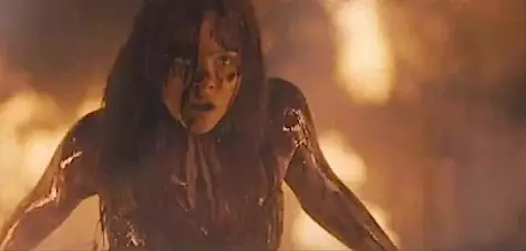 Chloe Moretz Yifashisha Imbaraga za Telekinetic Muri New Carrie Trailer 31006_4