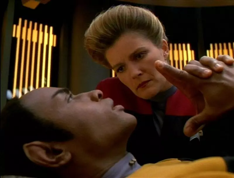 Star Trek: Voyager Rewatch: «Flashback» 3101_2