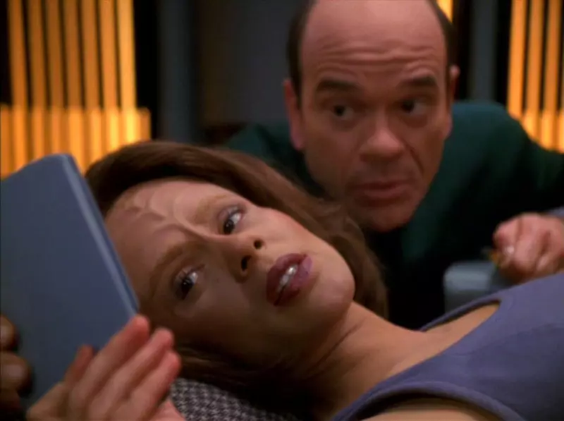 Star Trek: Voyager Rewatch: «Lineage» 3102_2