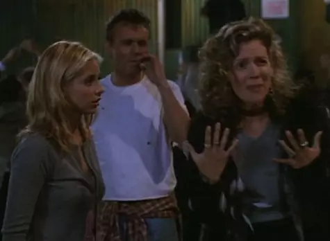 Buffy lub Vampire Slayer Rewatch: Lawv Ua Raws Li Peb Pawg! 31163_4