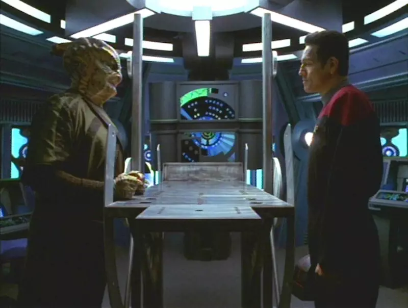 Star Trek: Voyager Rewatch: “Tālā izcelsme” 3122_1