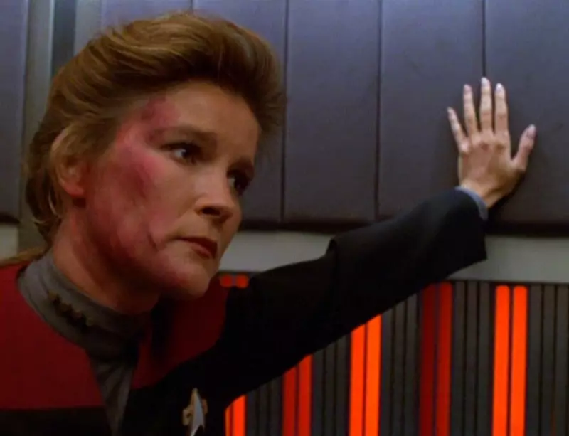 Star Trek: Voyager Rewatch: "צוקונפט ס סוף, טייל וו"