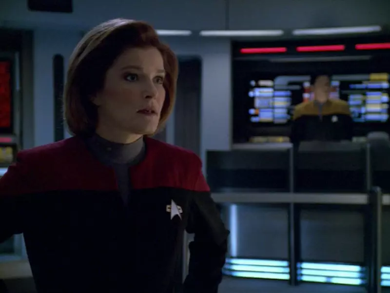 Star Trek: Voyager Yeniden İzleme: “Yerçekimi” 3129_2