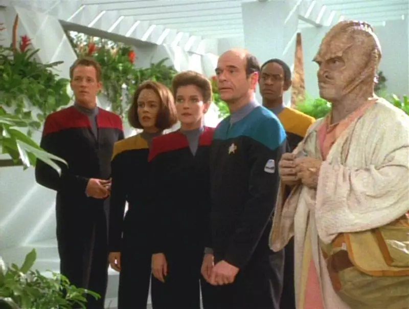 Star Trek: Voyager Rewatch: «Ауыстырылған»