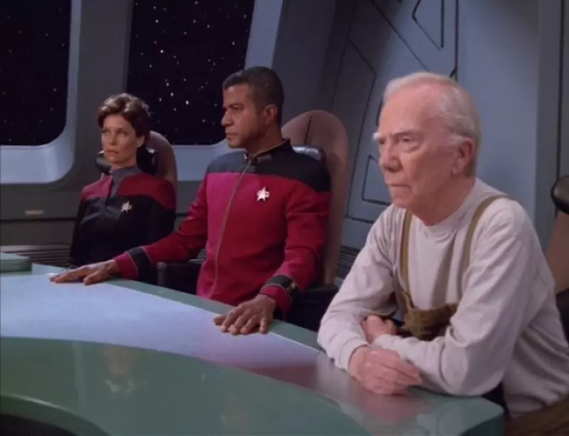 Star Trek: Voyager Rewatch: «Во плоти» 3214_2