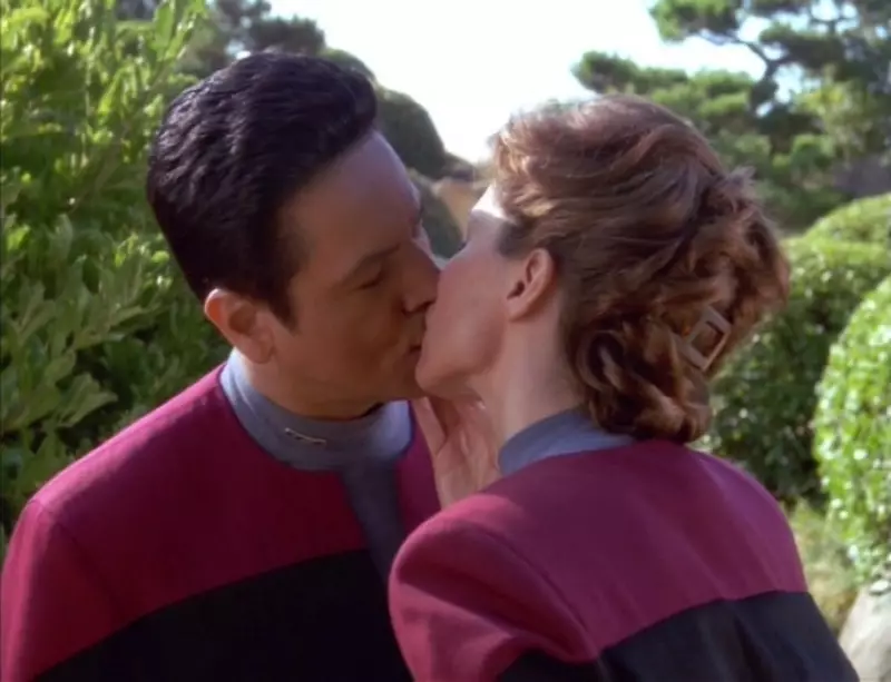 Star Trek: Voyager Rewatch: «Во плоти» 3214_3