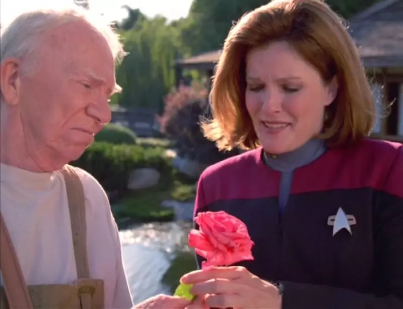 Star Trek: Voyager Rewatch: «Во плоти» 3214_4