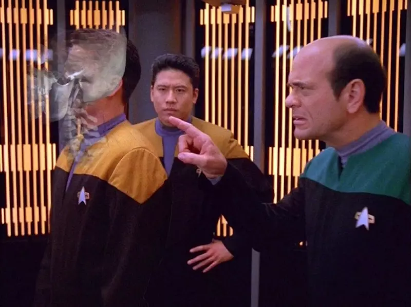Star Trek: Voyager Rewatch: “Latentais attēls”