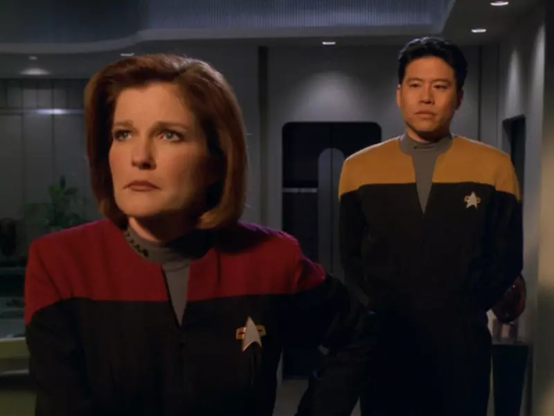 Star Trek: Voyager Rewatch: «The Disease» 3248_3