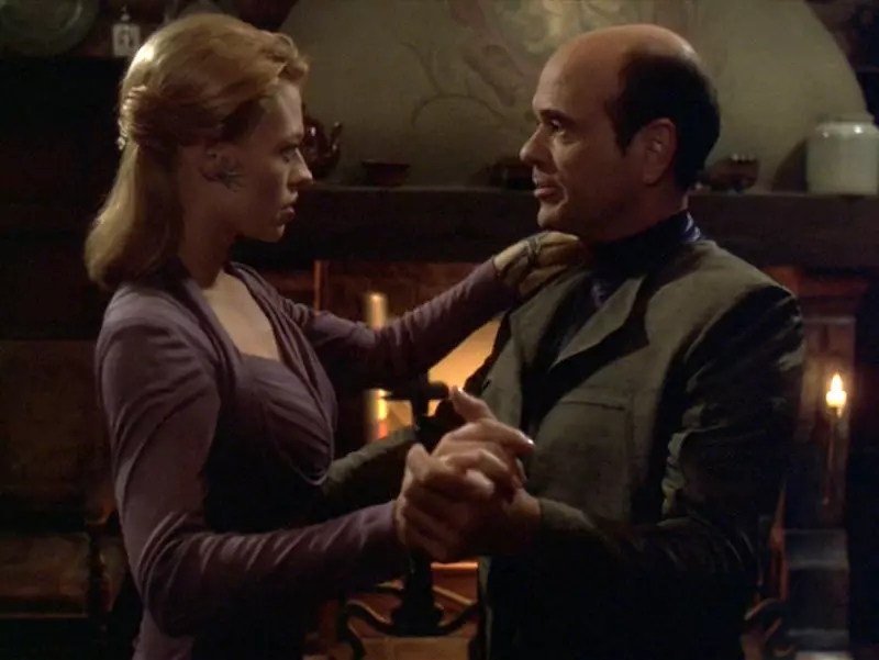 Star Trek: Voyager Rewatch: "Iemand om oor my te waak"
