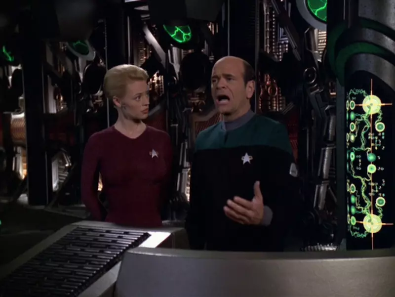 „Star Trek“: „Voyager Rewatch“: „Kažkas mane prižiūrės“ 3262_1