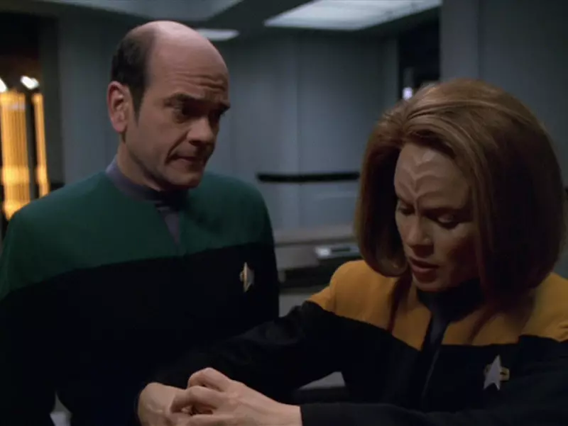 Star Trek: Voyager qayta tomoshasi: “Urush boshi” 3271_1