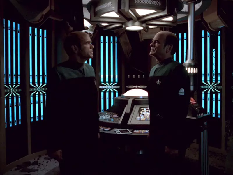 Star Trek: Voyager Endurskoðun: „Equinox, Part I“ 3275_4