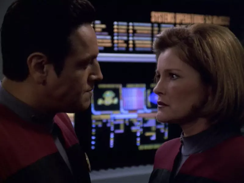 „Star Trek“: „Voyager Rewatch“: „Lygiadienis, II dalis“