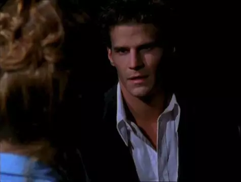Buffy The Vampire Slayer: Evîn Rêyek e ku Bi Şopên Xwîndî Nîşankirî ye 32875_1