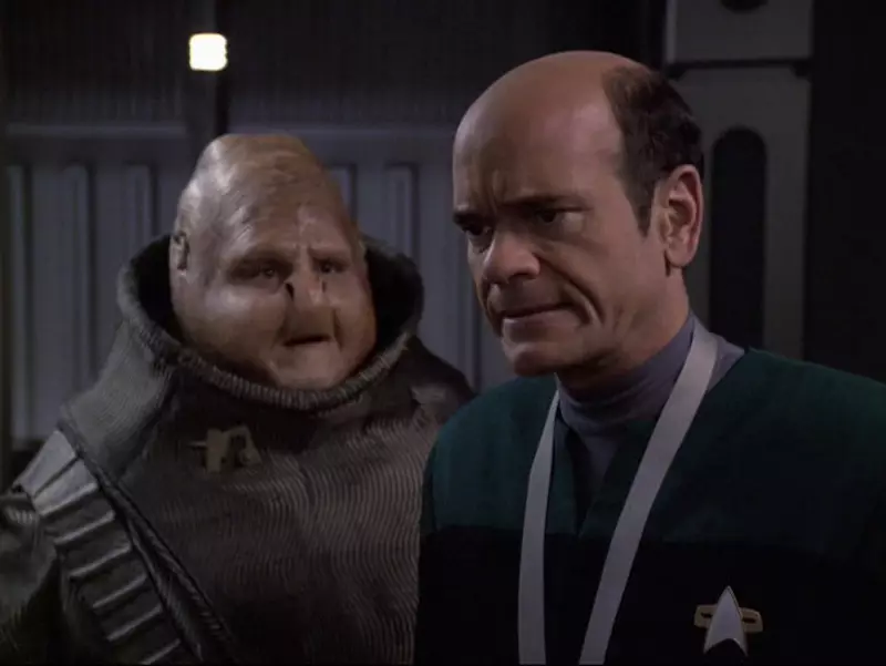 Star Trek: Voyager Rewatch: «Tinker Tenor Doctor Spy» 3288_2
