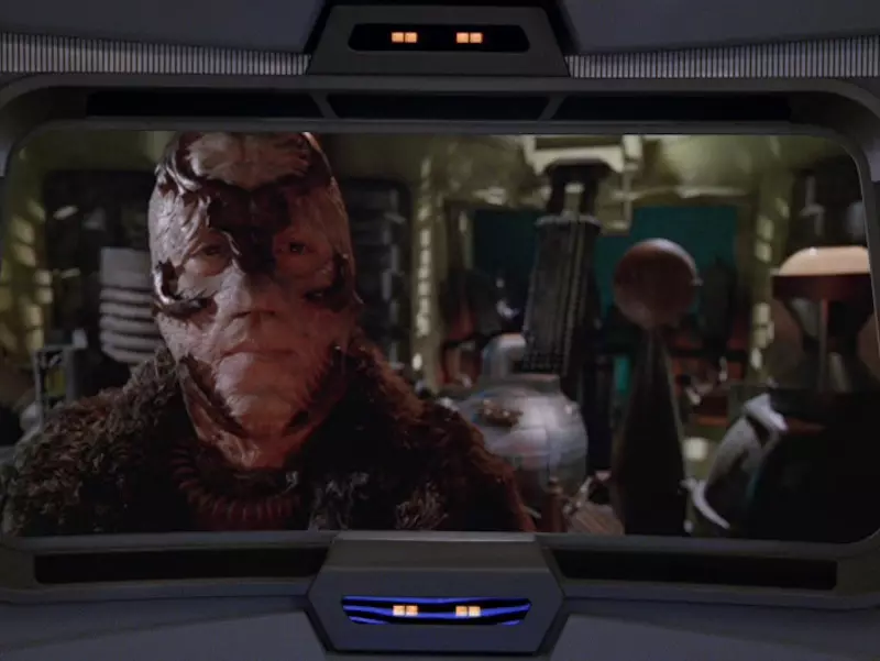 Star Trek: Voyager Rewatch: “อลิซ” 3291_4
