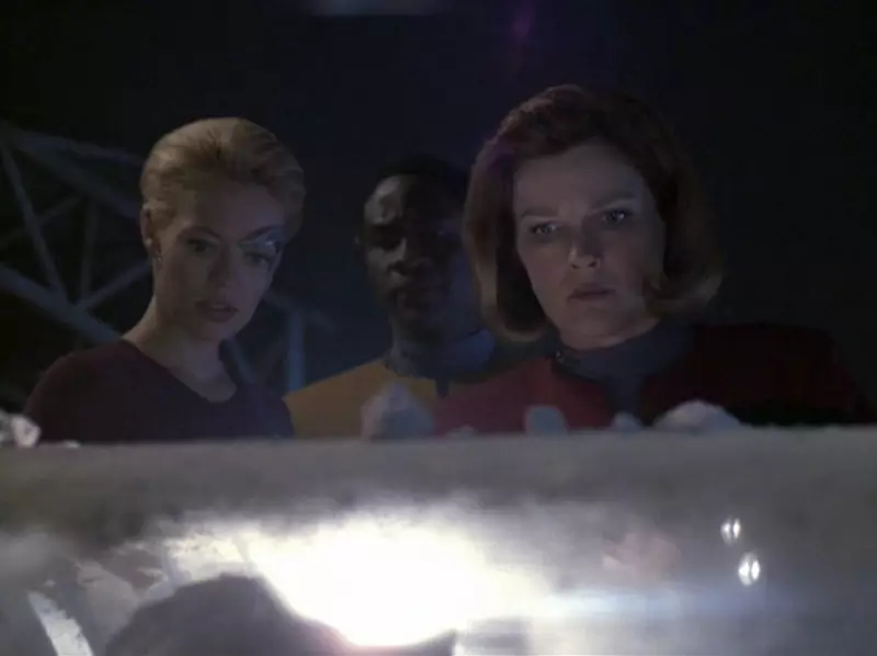 Star Trek: Voyager Rewatch: "Dragoiaren hortzak"