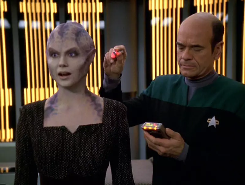 Star Trek: Voyager Rewatch: «Прах к праху» 3344_1