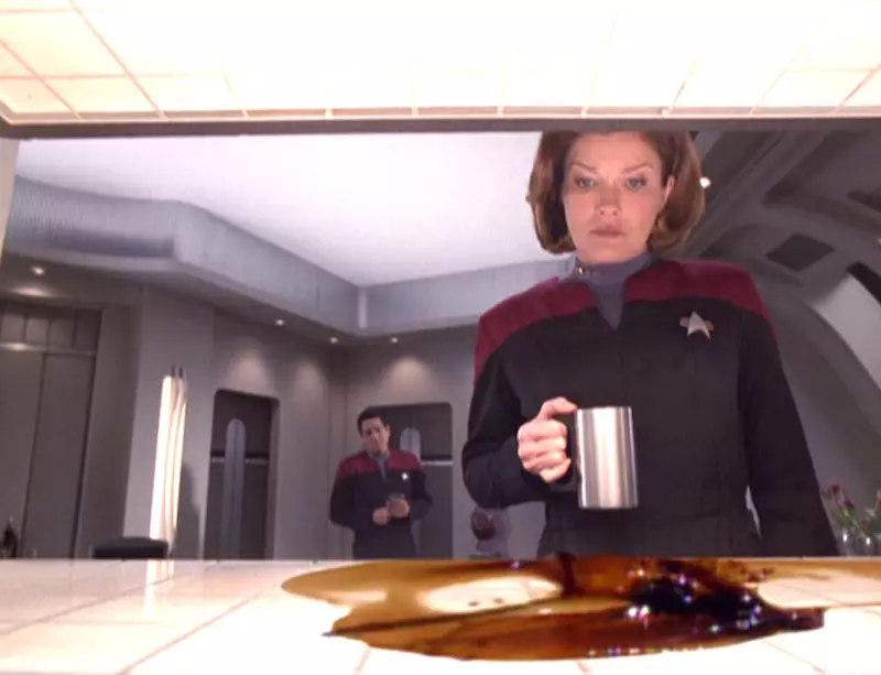 Star Trek: Voyager Endurskoðun: „The Haunting of Deck Twelve“ 3365_1