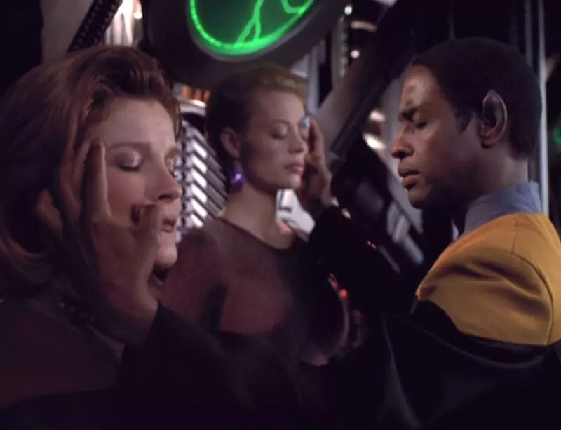 Star Trek: Voyager Rewatch: “Unimatrix Zero, Cuid I” 3368_5