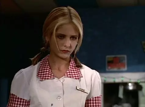 Buffy the Vampire Slayer ကို ပြန်လည်ကြည့်ရှုခြင်း- ဘယ်အချိန်၊ IMO၊ သူမဟာ ဒီလောက်မဆိုးပါဘူး။ 33959_1