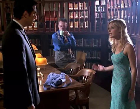 Buffy vanpir Slayer Rewatch: Bagay lanmò ak bote 34010_2