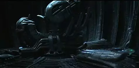 Prometheus & Alien Trailer Comparison: Inona no dikan'izany? 34288_1