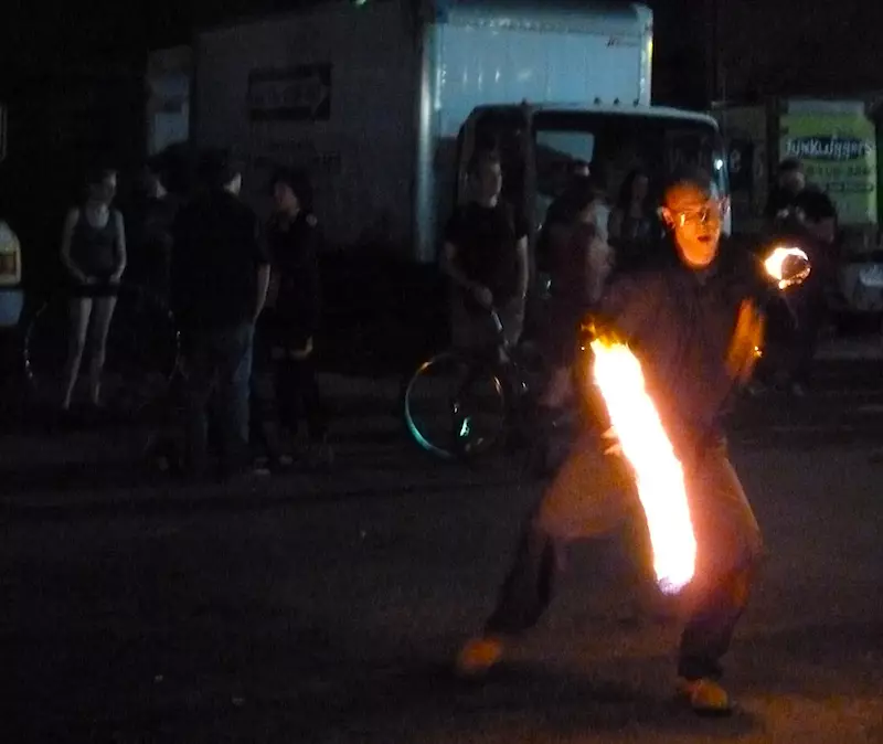 Une visite en images de l'impressionnante fête d'Amanda Palmer à Brooklyn (avec Neil Gaiman) 34334_19