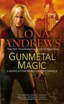 "Taf x'inhi?" Gunmetal Magic ta’ Ilona Andrews