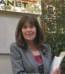 Doktè ki zetwal Elisabeth Sladen mouri nan 63