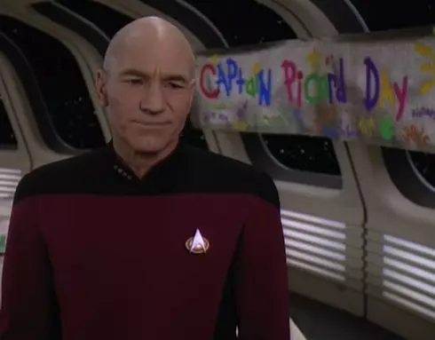 Gëzuar Ditën e Kapitenit Picard!