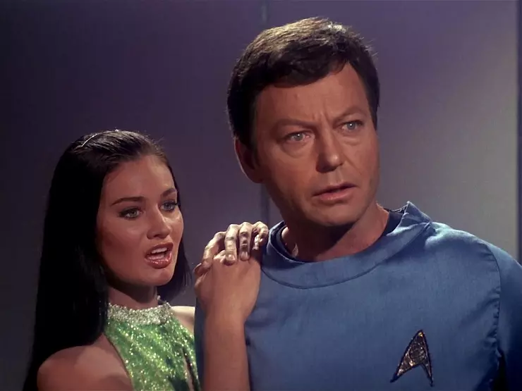 Přezkoumání původní série Star Trek: „Mudd’s Women“ 43571_9