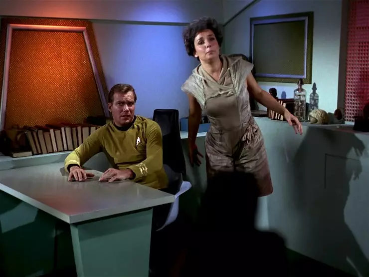 Star Trek The Original Series Rewatch: “Ọnyà Nwoke ahụ” 43573_15
